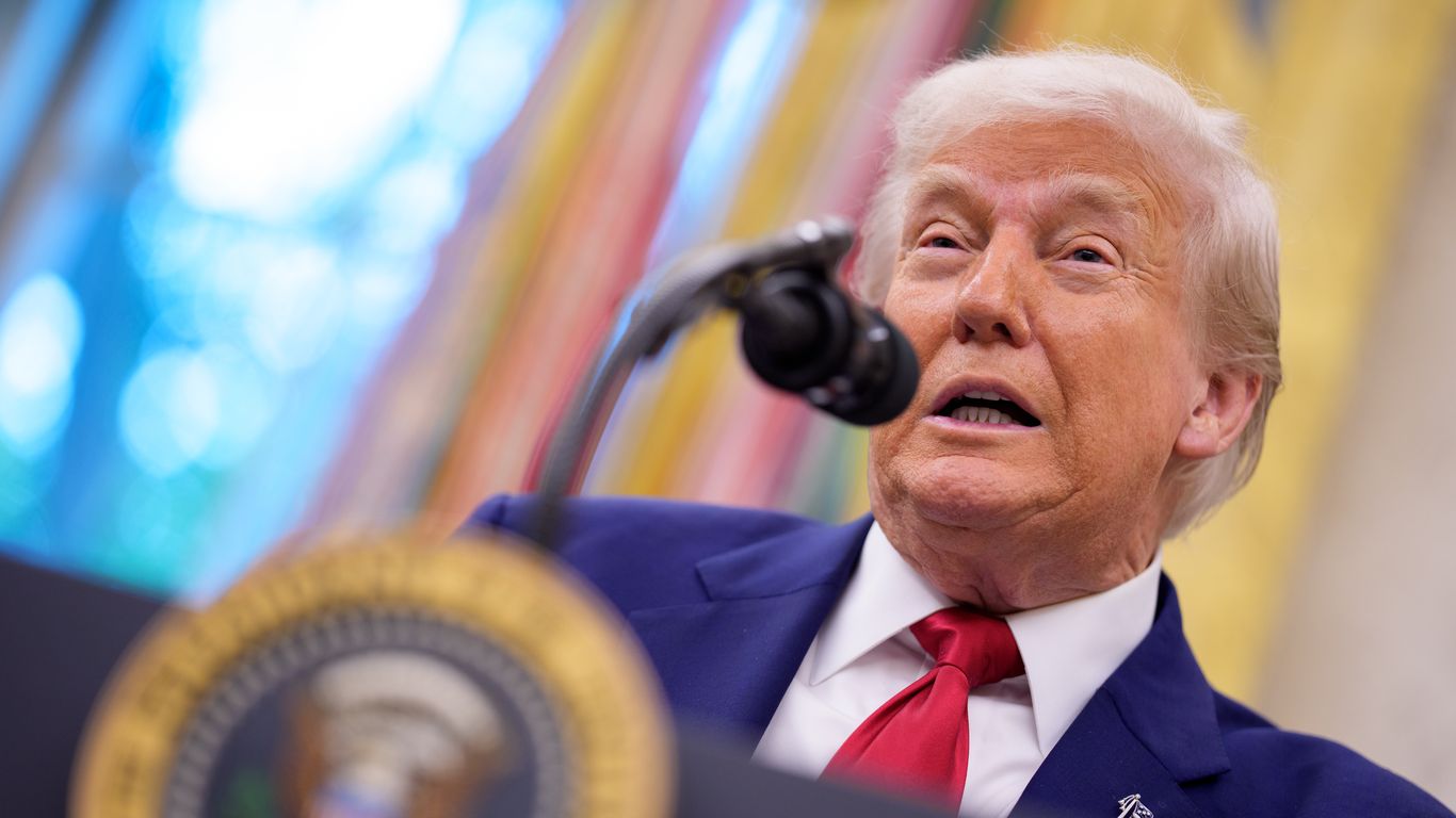 Trump commutes sentence of Chicago gang leader Larry Hoover