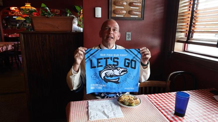 Toledo mayor wagers Tony Packo's hot dogs with Trois-Rivieres mayor ...