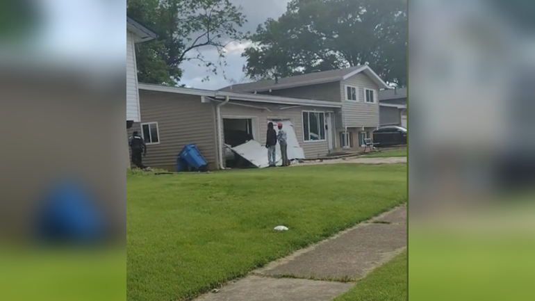 Police: Man dies after Florissant home explosion