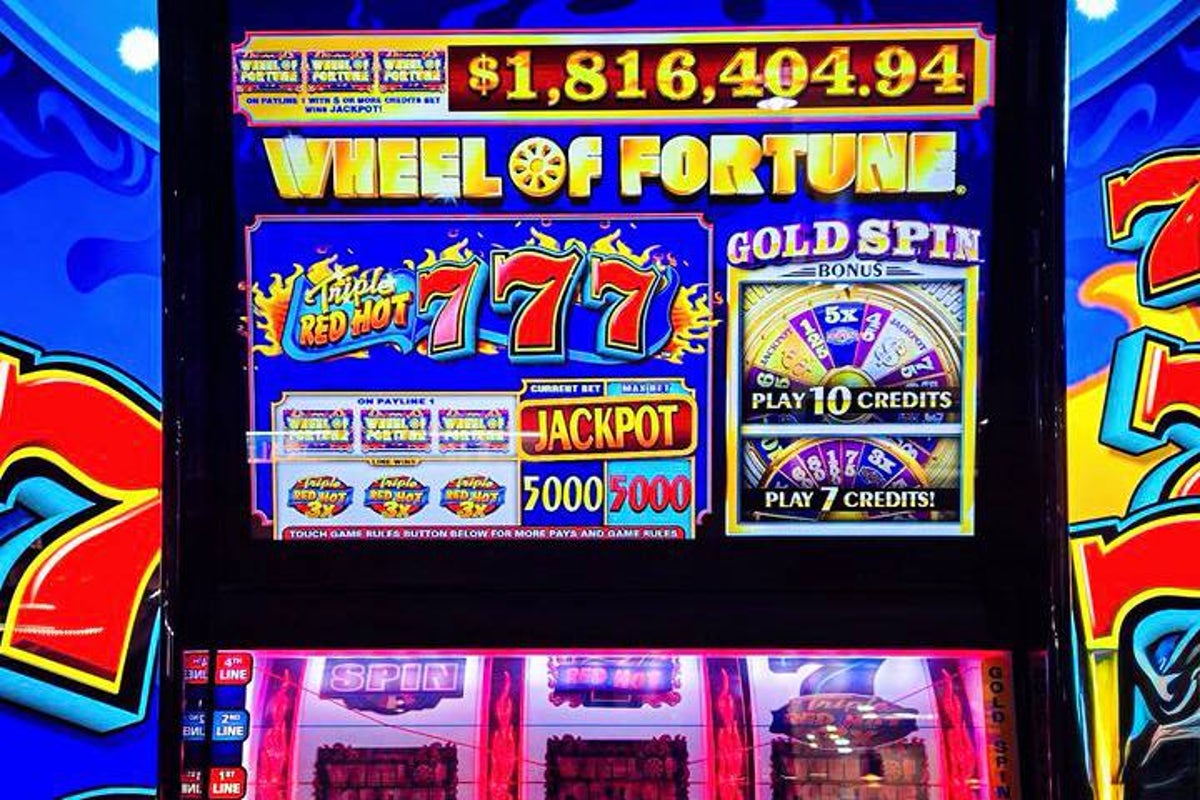 Lucky pull: Gambler wins $1.8 million on $5 bet from slot machine at ...