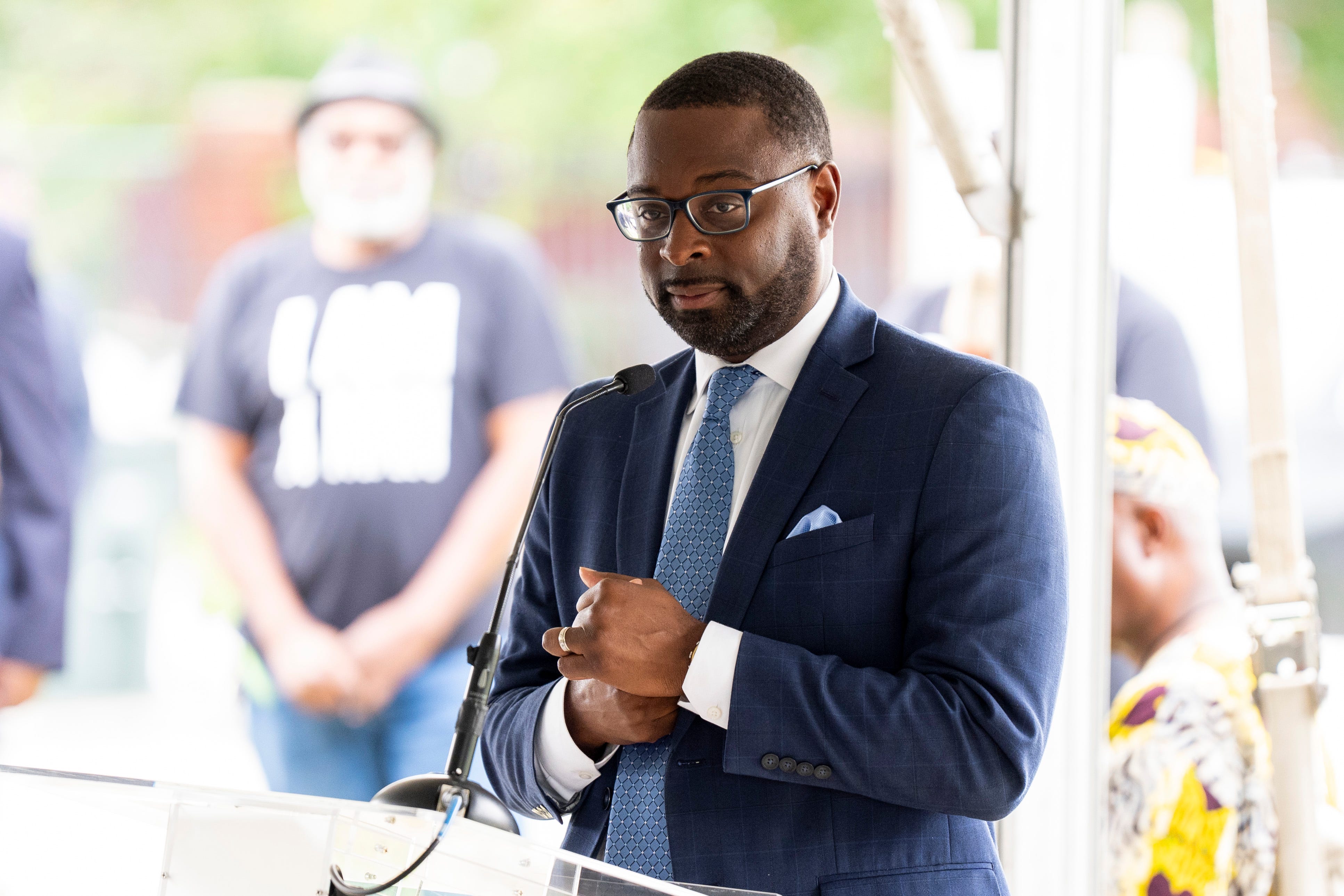 Security reevaluated for Memphis mayor after man jumps neighborhood ...