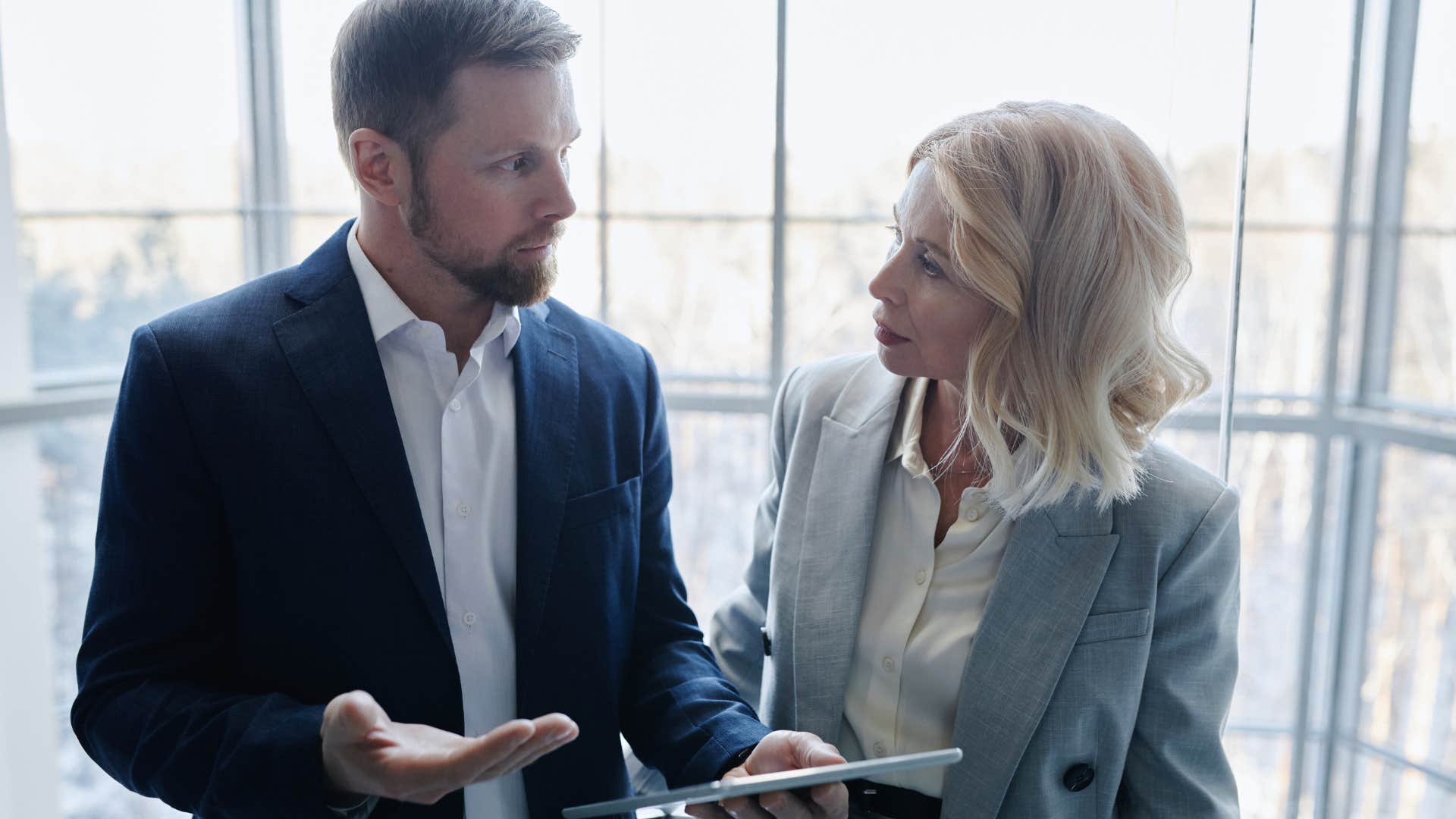 8 Subtle Signs You're Dealing With A Truly Difficult Person