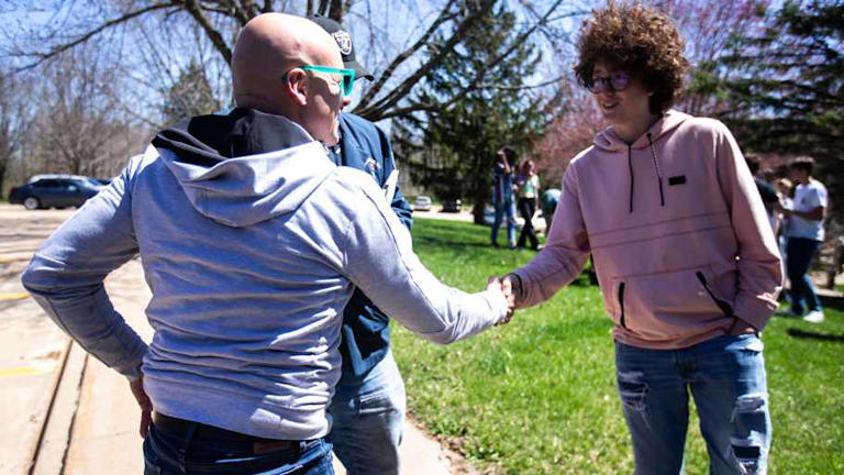 Iowa legend Tim Dwight joins high school football program as coach