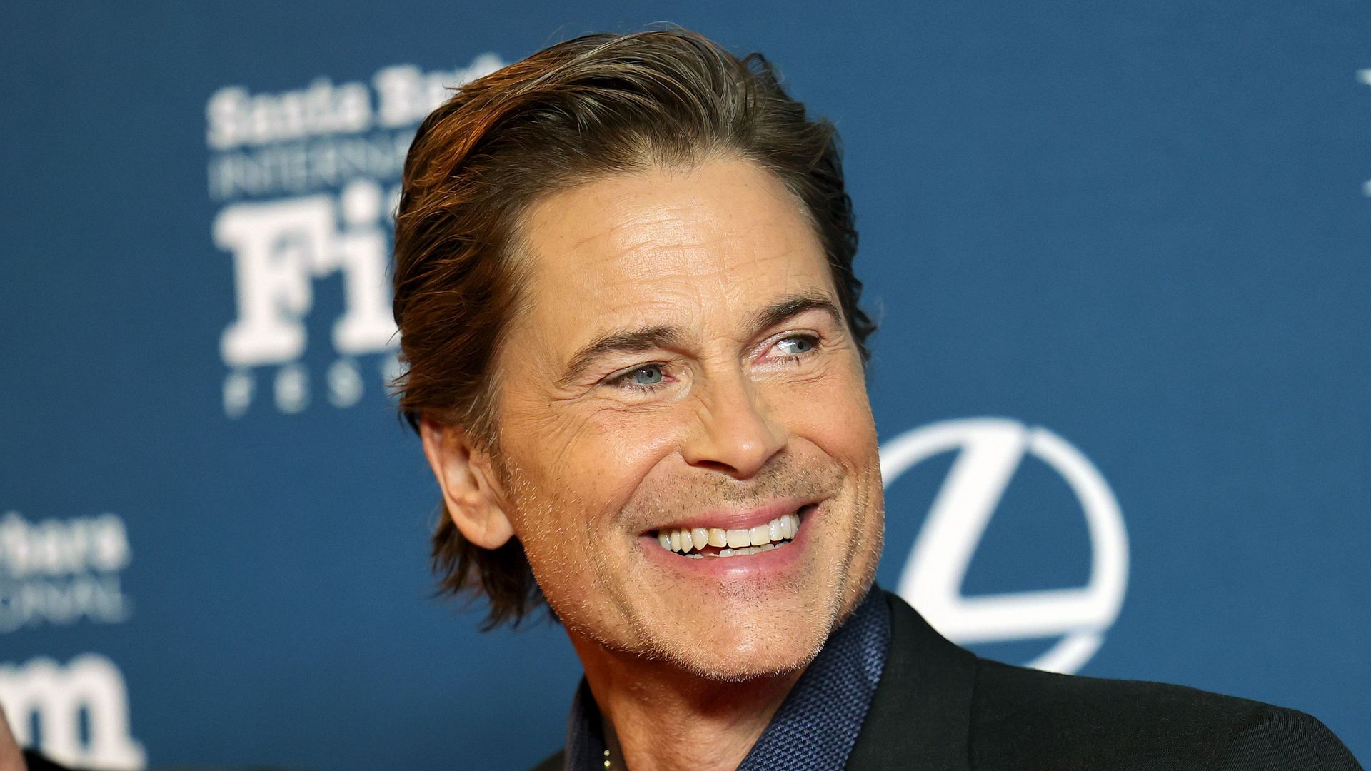 Rob Lowe sparks fan debate with sizzling shirtless photo