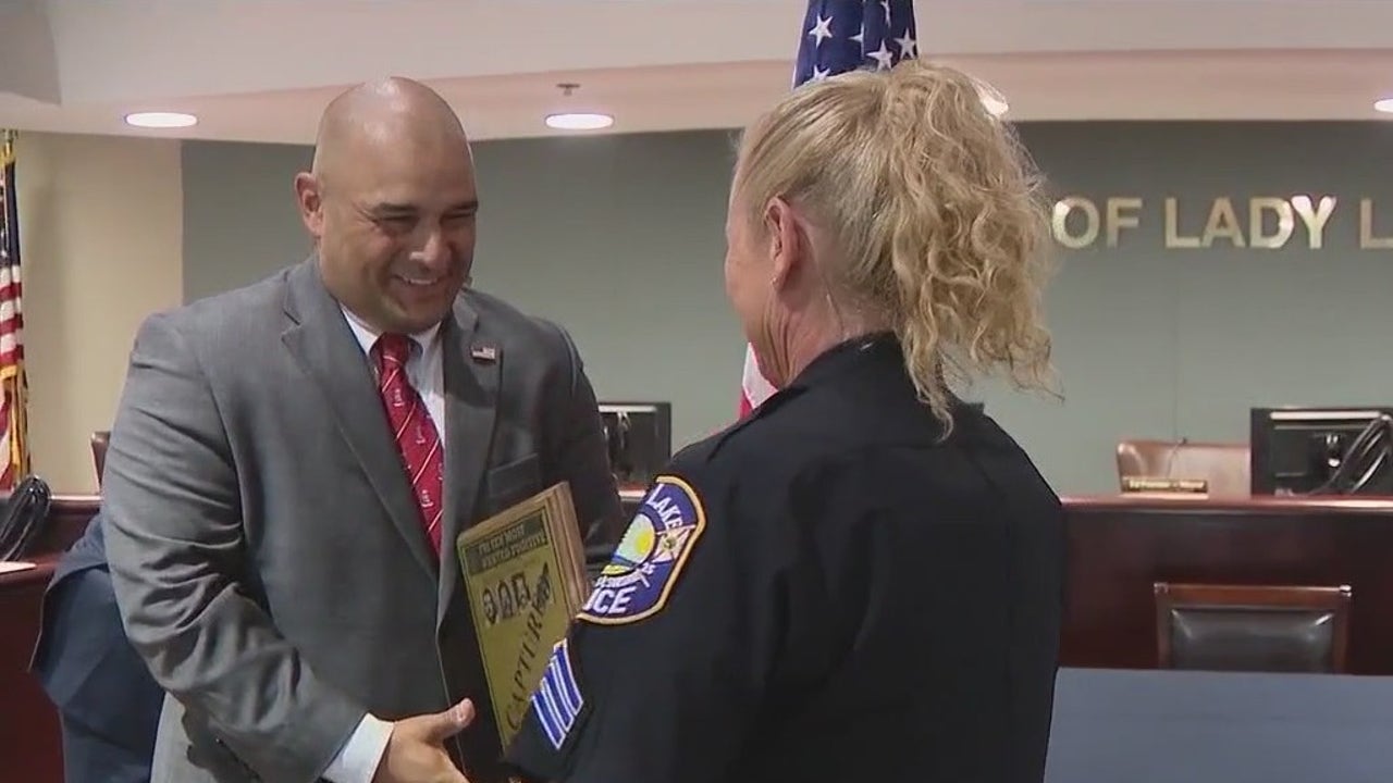 FBI honors Florida officers who captured one of '10 Most Wanted' fugitives