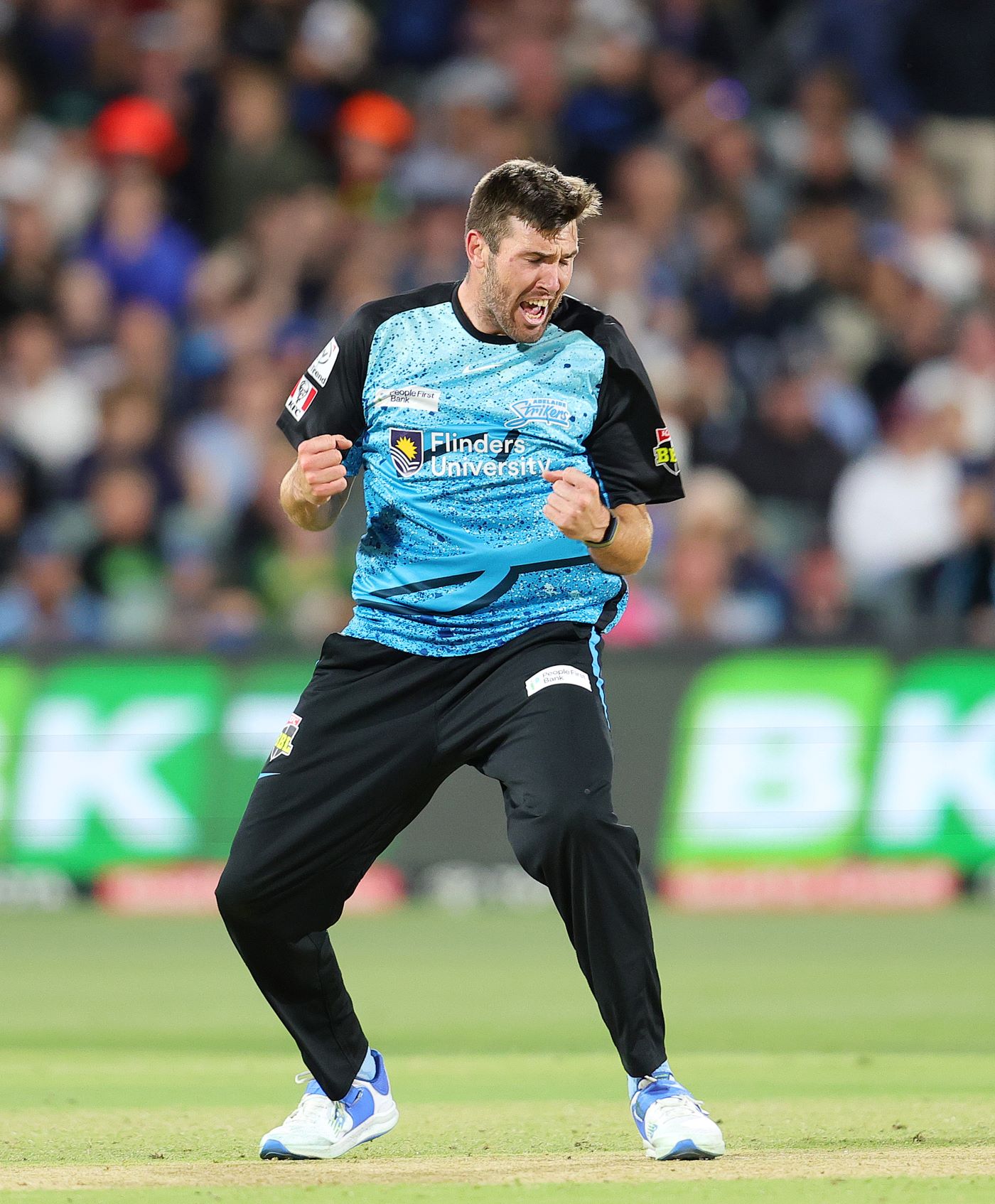 Jamie Overton returns to Adelaide Strikers in the BBL