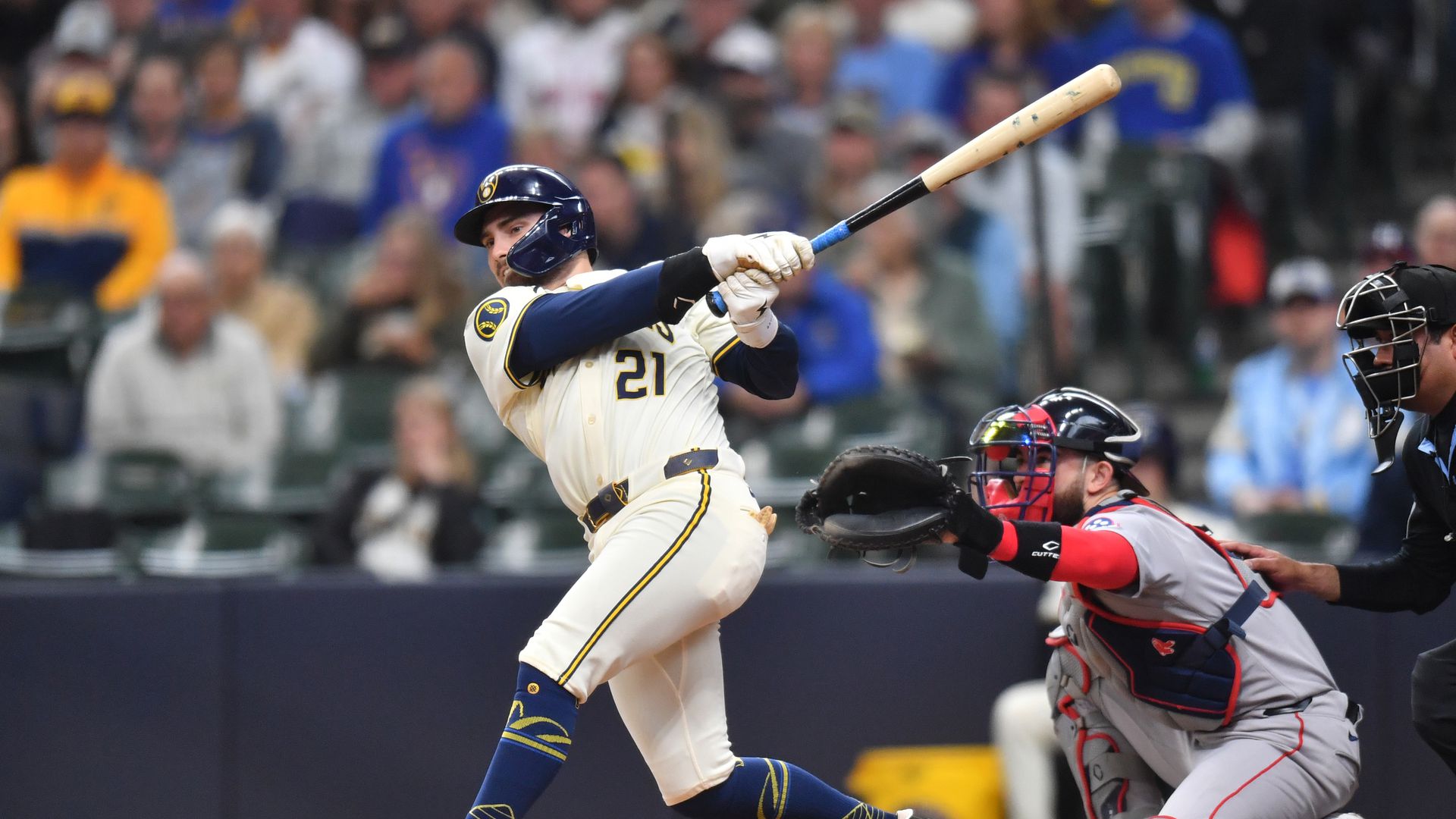 Brewers win in 10th for second straight day as they sweep Red Sox