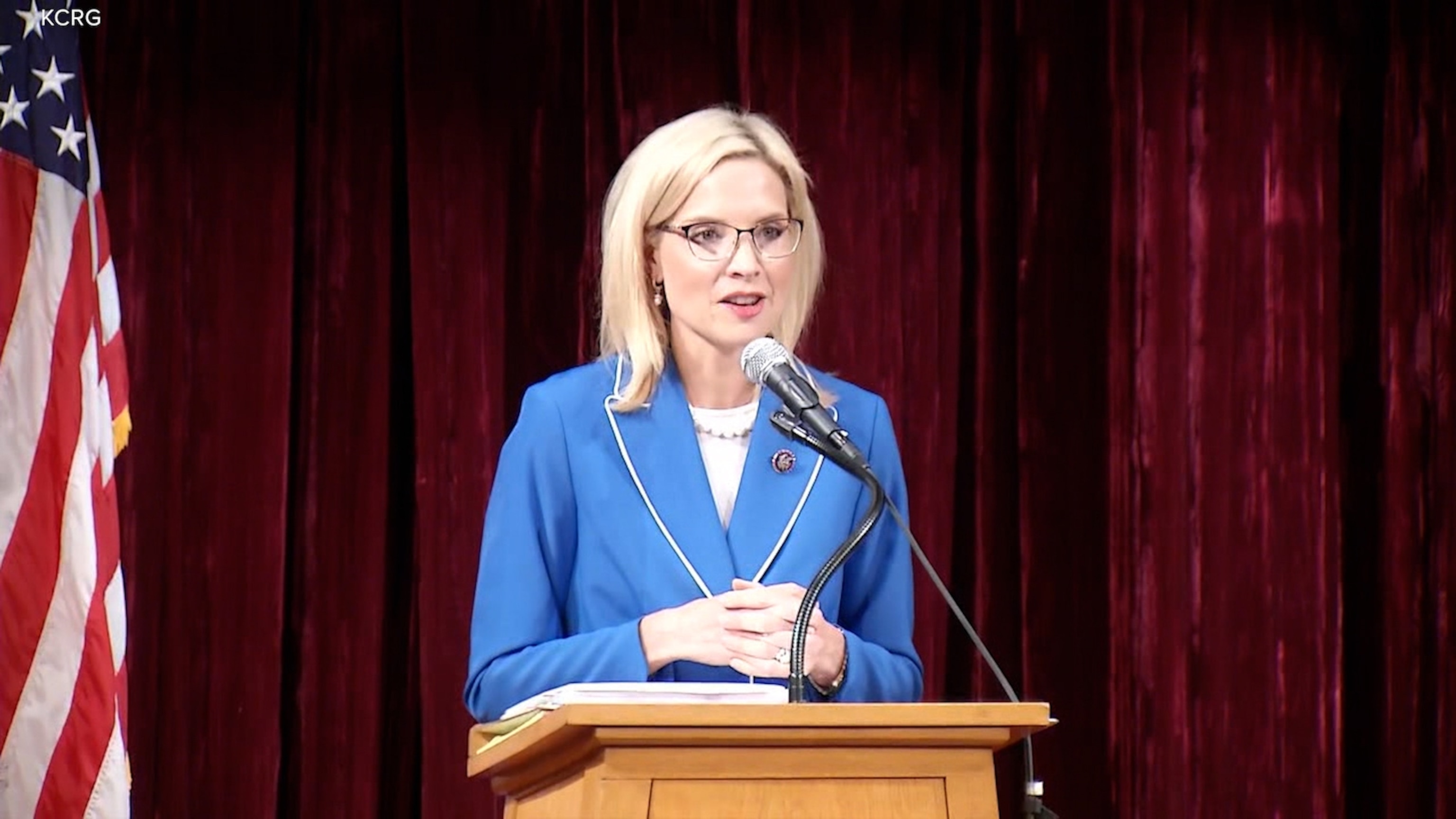 Crowd boos GOP Rep. Hinson at Iowa town hall over Trump’s ‘big ...