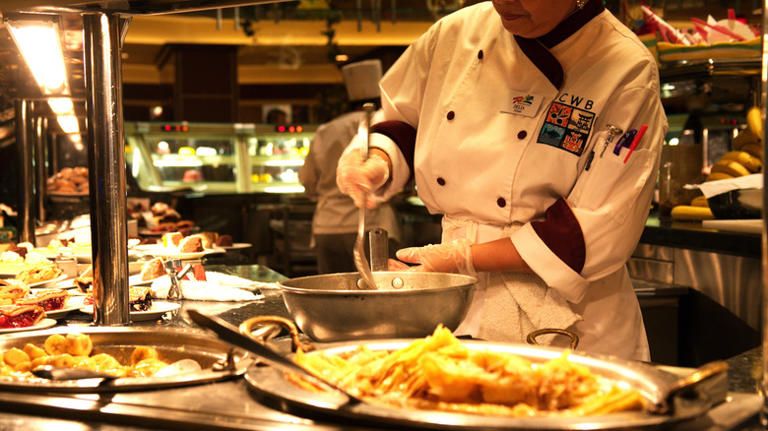 This Is What Vegas Buffets Do With Leftovers