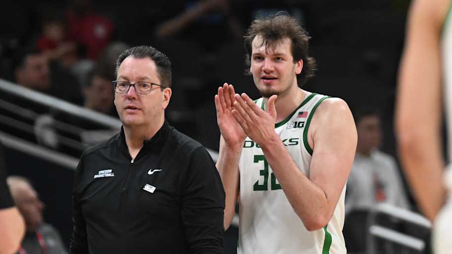 Oregon Ducks Star Center Nate Bittle Forgoes NBA, Returns For Fifth Season