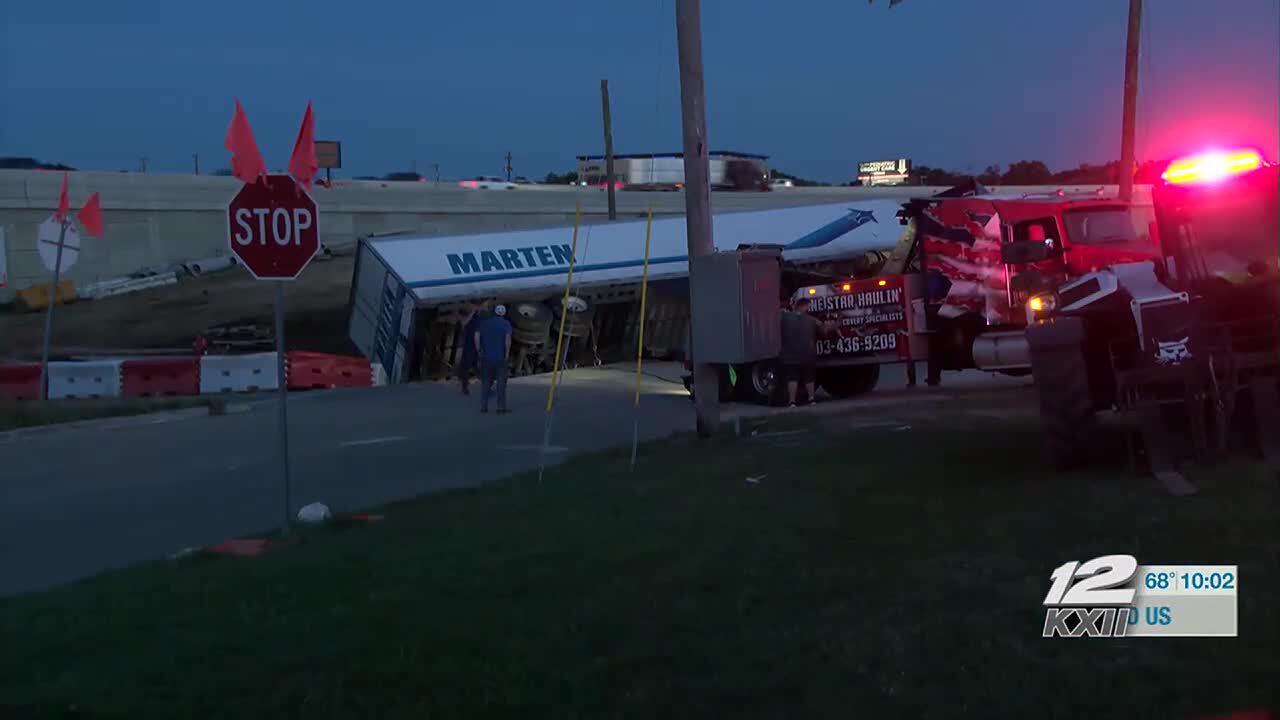18-wheeler tips over, closes lanes on Sherman frontage road