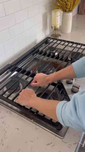 Kitchen Stove Cleaning
