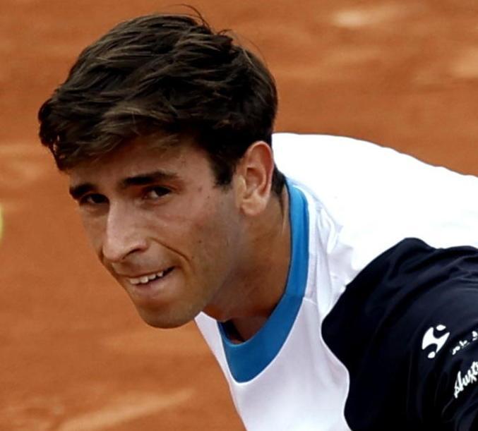 Roland Garros: Matteo Gigante elimina Tsitsipas, Paolini brilla nel doppio