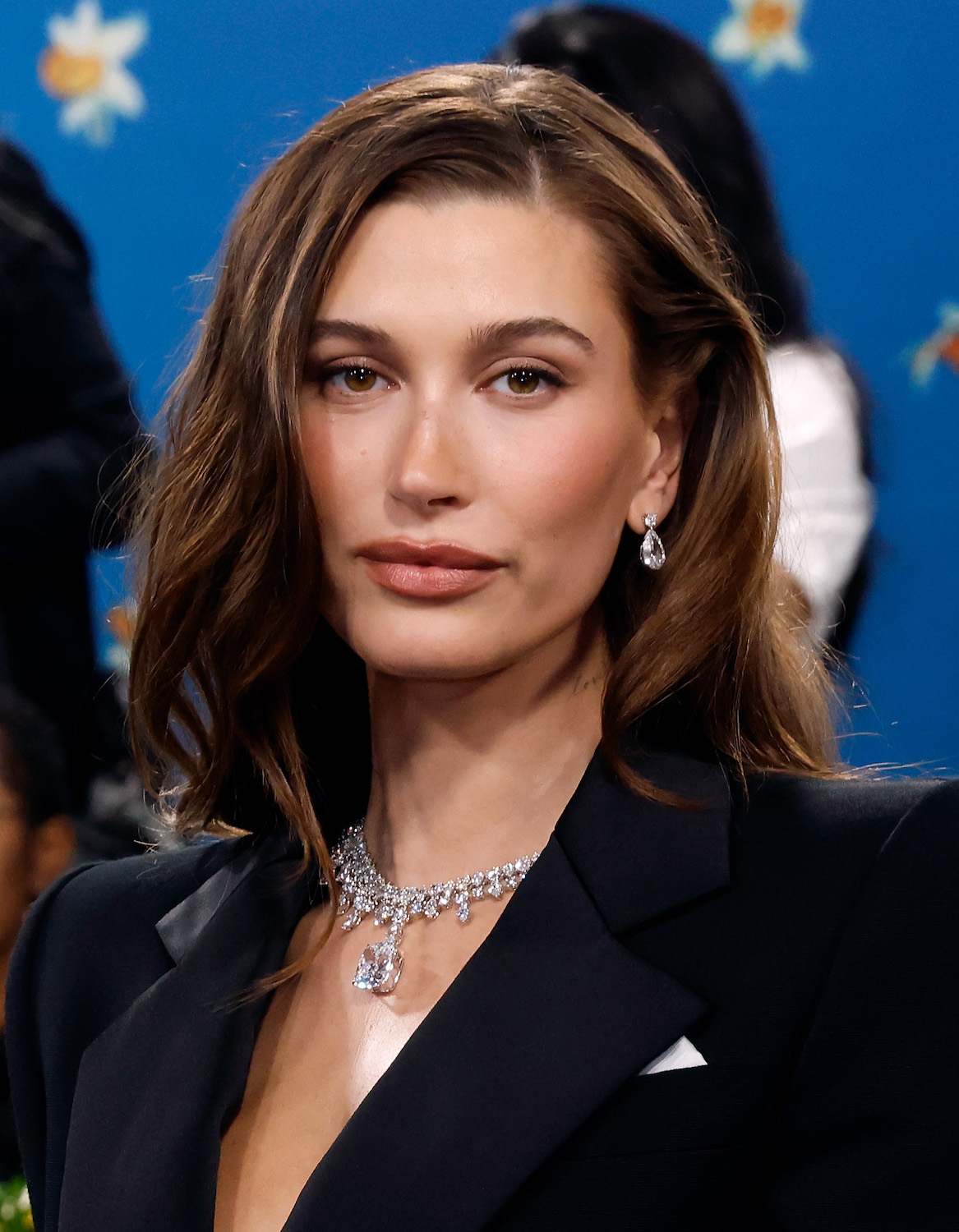 Rhode, blush e miliardi: Hailey Bieber vende il suo brand al colosso E ...