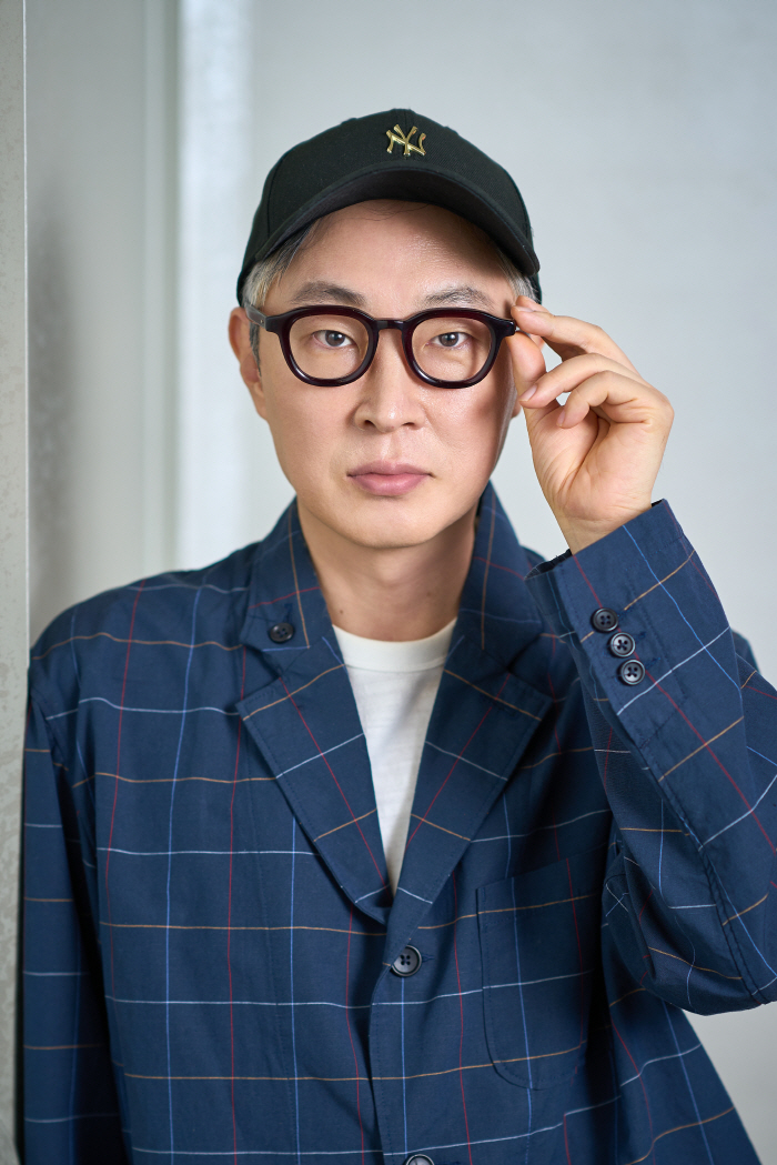 Director Kang Hyung-chul's Swing Kids Do Kyung-soo → High Five Park Jin ...