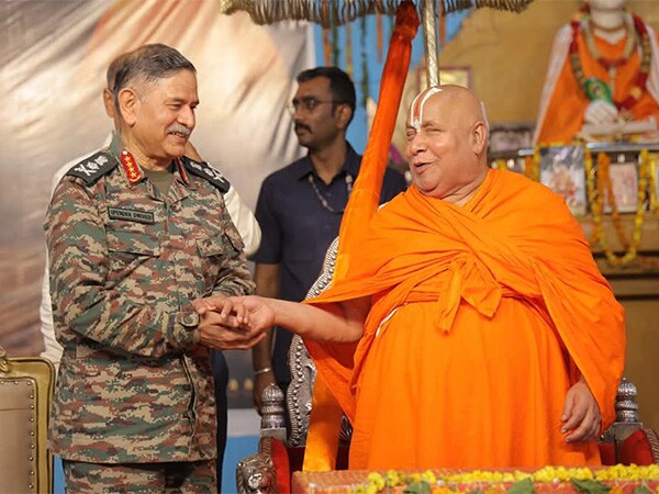 "I want PoK as Dakshina": Jagadguru Rambhadracharya to Army Chief after ...
