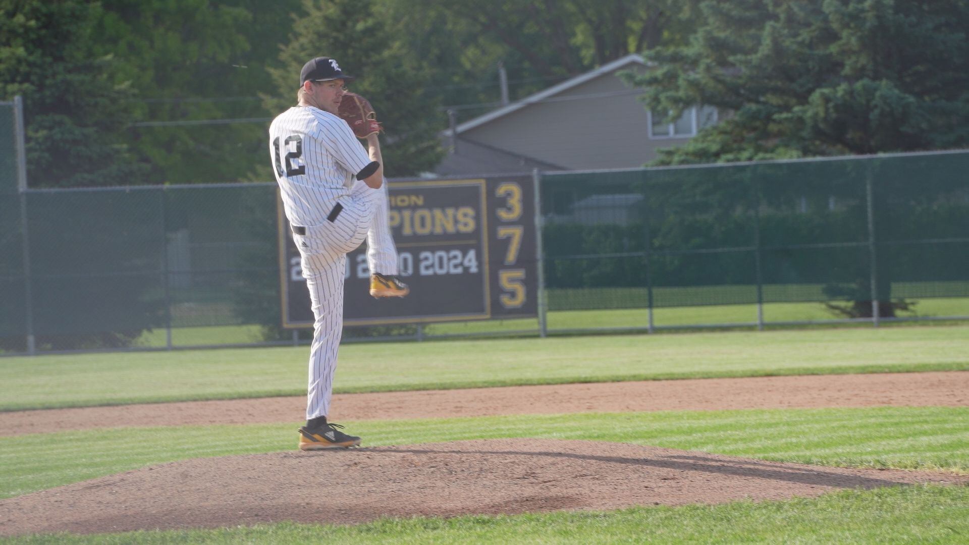 East baseball opens Section 2AAA play with dominant win over Worthington