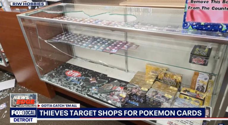 Pair of hammer-wielding, masked crooks steal thousands of dollars worth ...