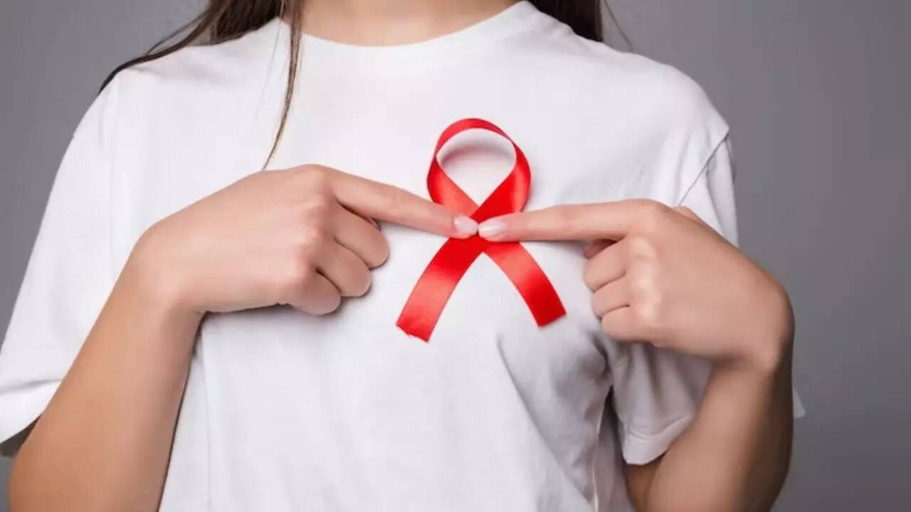 Cancer symptoms in women: 10 warning signs to know