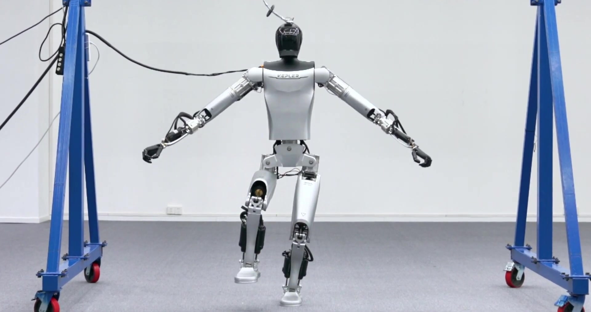 Kepler robot demonstrates balancing ability