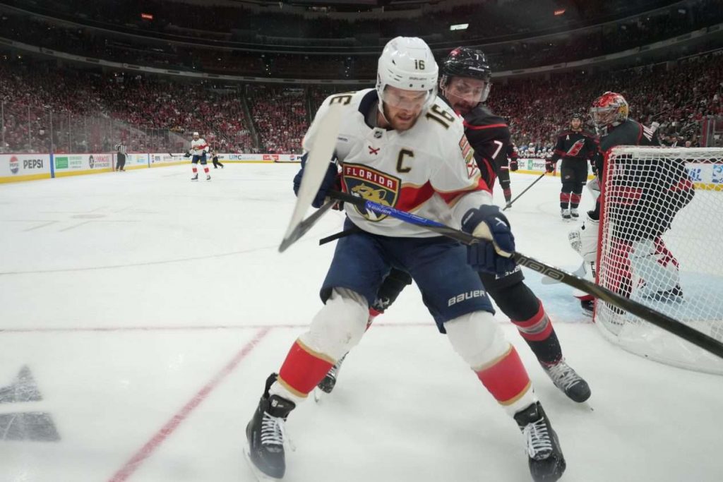 Aleksander Barkovilta maaginen temppu – Florida jatkaa Stanley Cup ...