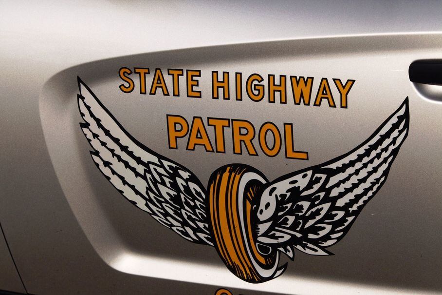 Woman dies after car rolls over several times, hits guardrail in Warren Co.