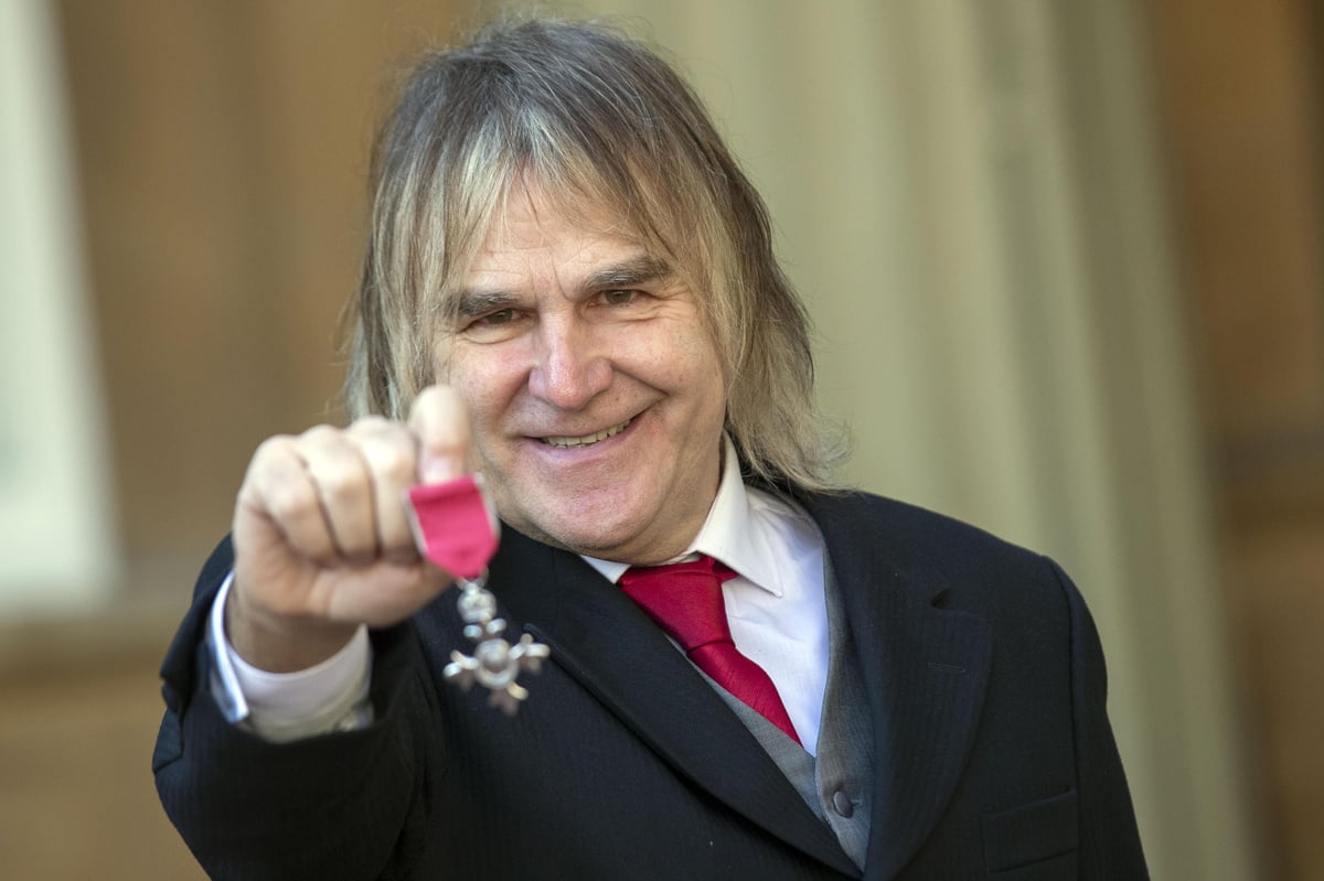 Fans to join family and friends of musician Mike Peters at his funeral ...