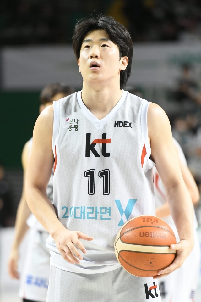 이현석, kt 남는다! 3년·1억 3000만원 계약 [KBL FA]