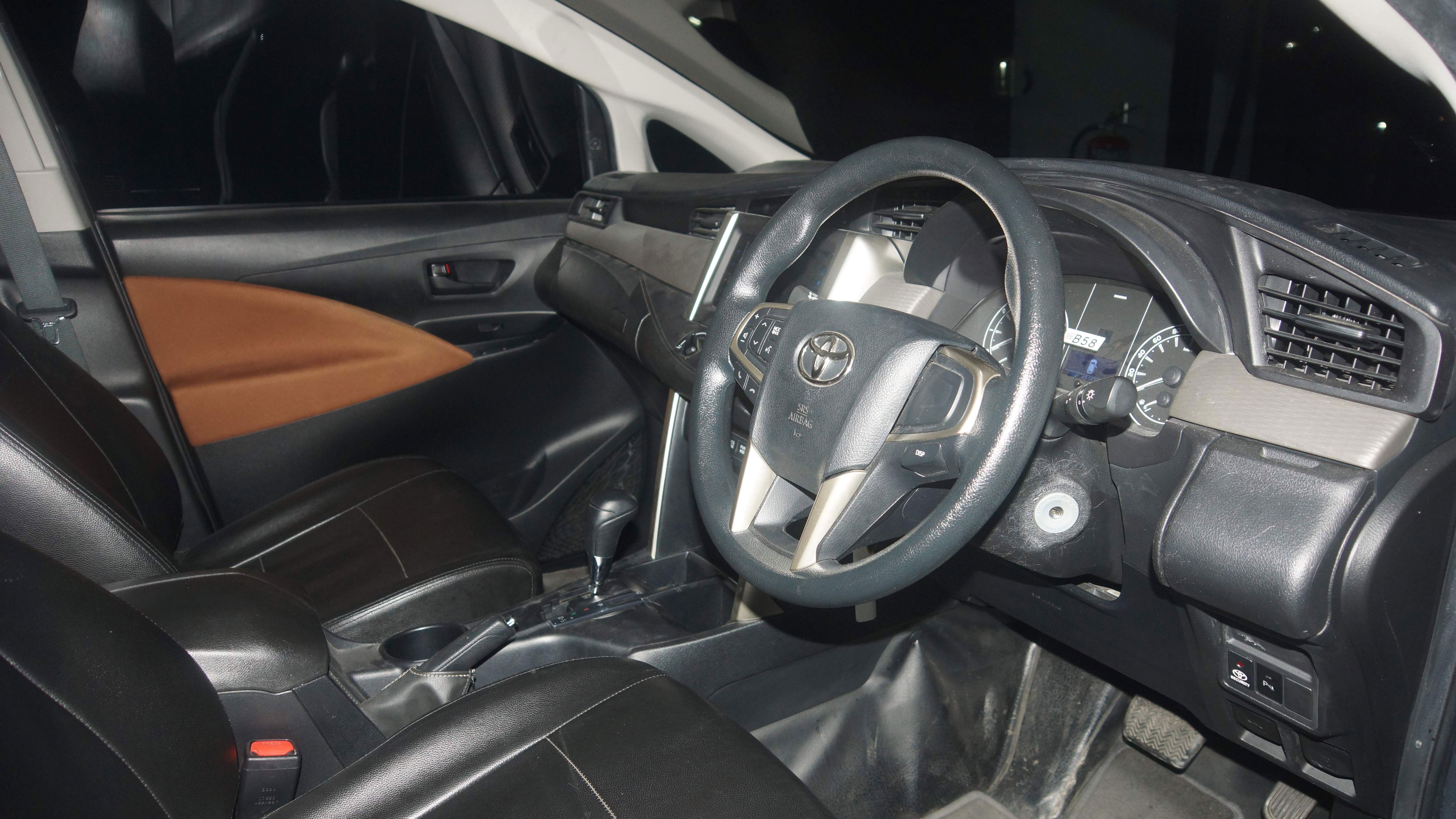 Mobil Nyaman Buat Keluarga, Segini Harga Bekas Innova G 2.0 Tahun 2020