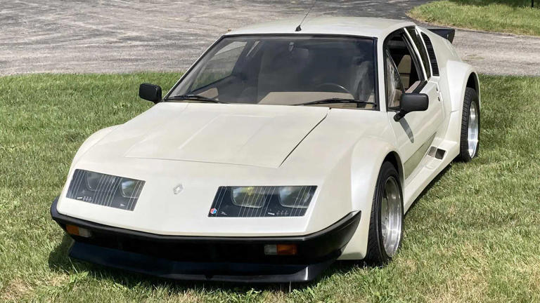 9 Coolest Rear-Engined Cars That Aren't A Porsche 911
