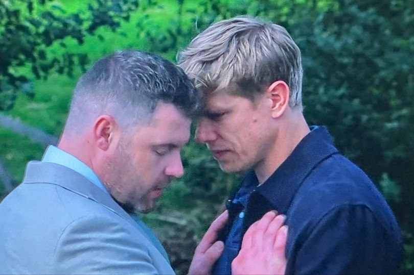 ITV Emmerdale tonight as fans say 'so endgame' as Rob-ron reunite ...