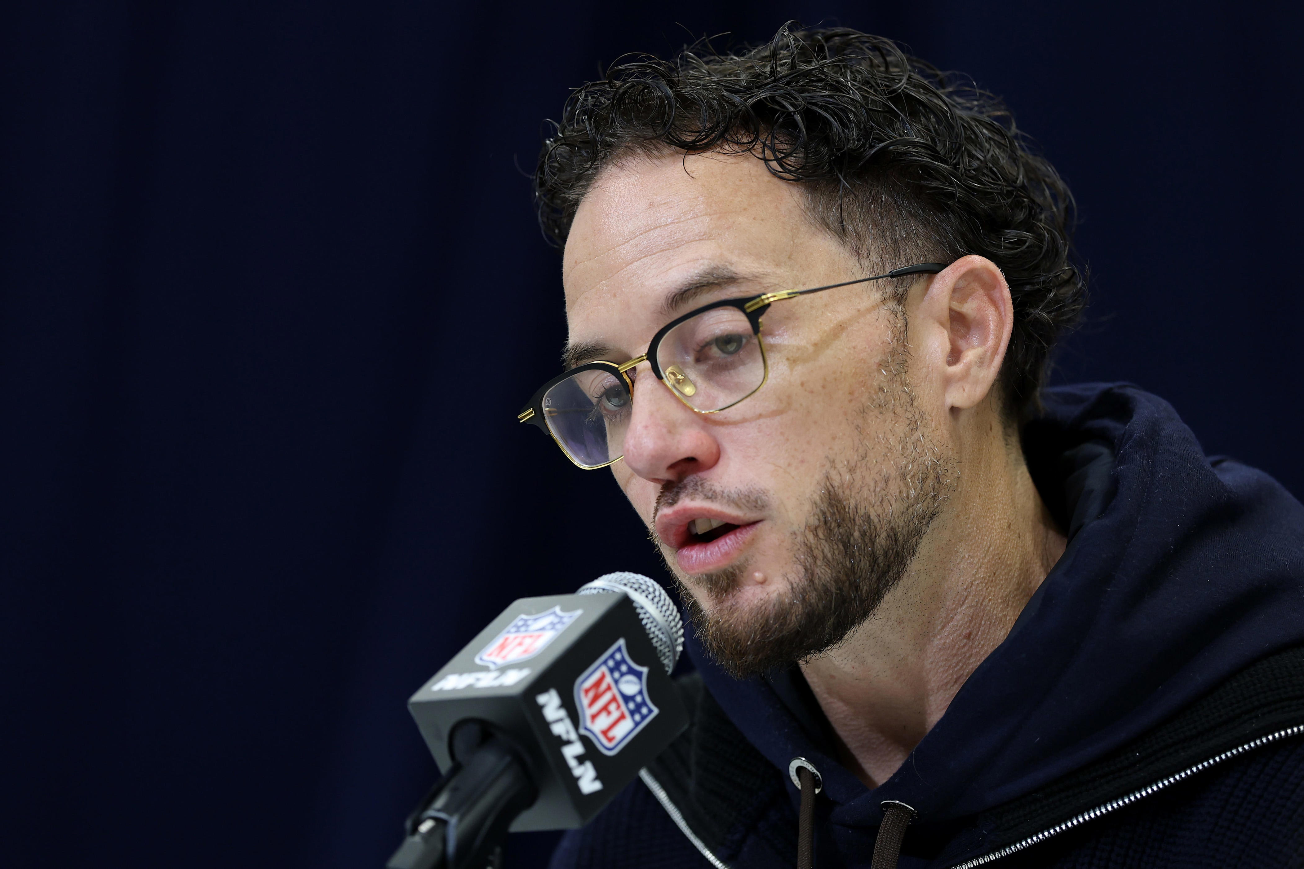 Miami Dolphins' Mike McDaniel: Jonnu Smith trade rumors 'complicated if ...