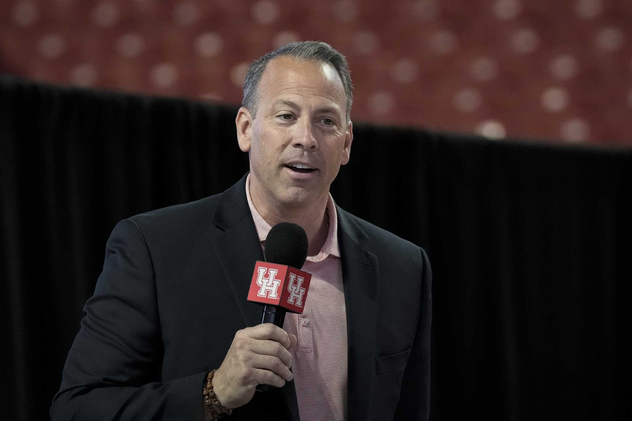 The NCAA sports are now 'professional.' How federal settlement impacts ...