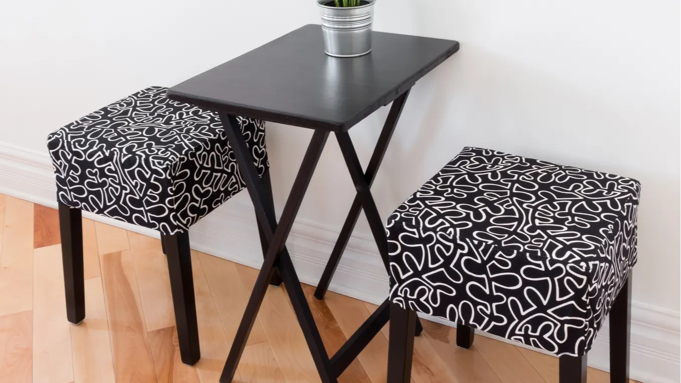 Small kitchen islands that don’t cramp style