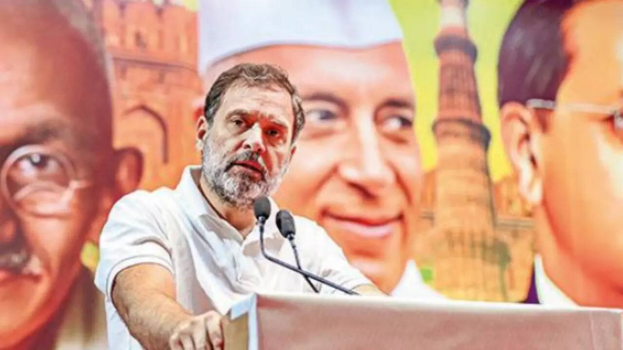 'Savarkar is relative of Nathuram Godse,' Rahul Gandhi claims in ...