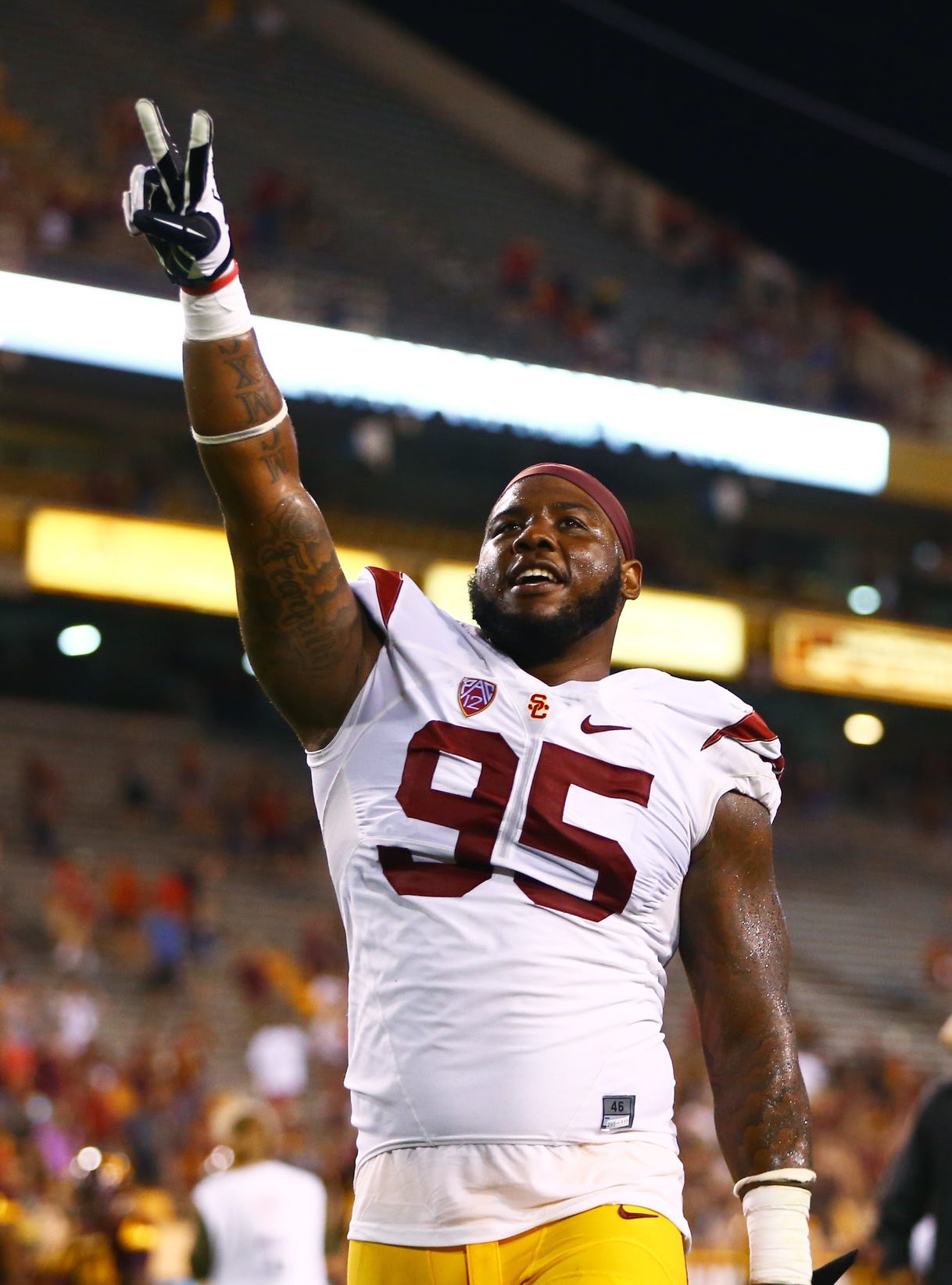 USC football countdown to kickoff continues—Kenny Bigelow in focus