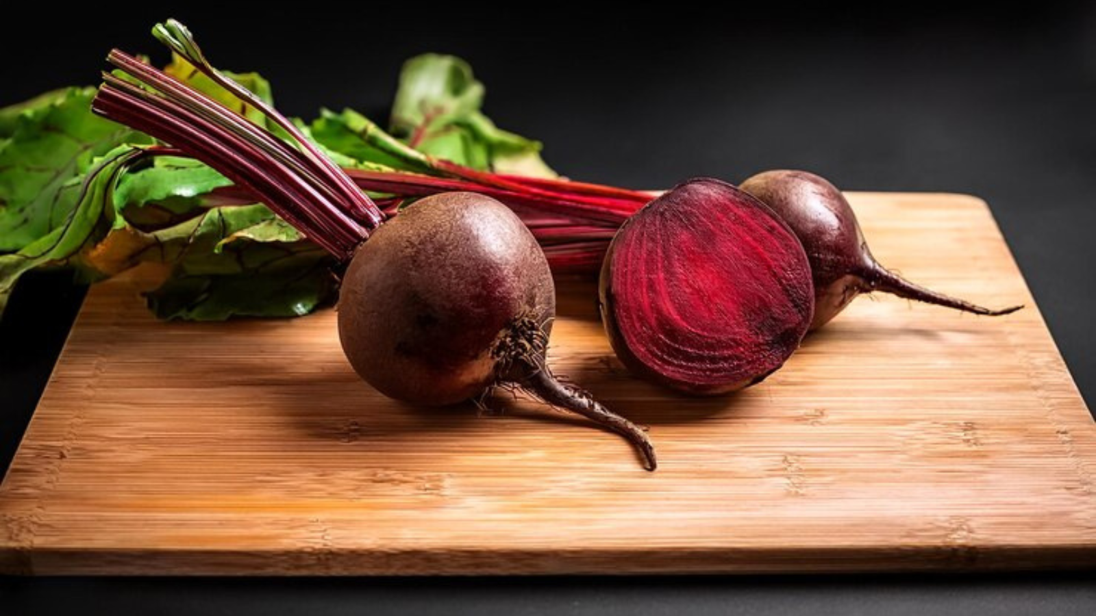 Raw or Boiled Beetroot: Which Offers Greater Nutritional Benefits?