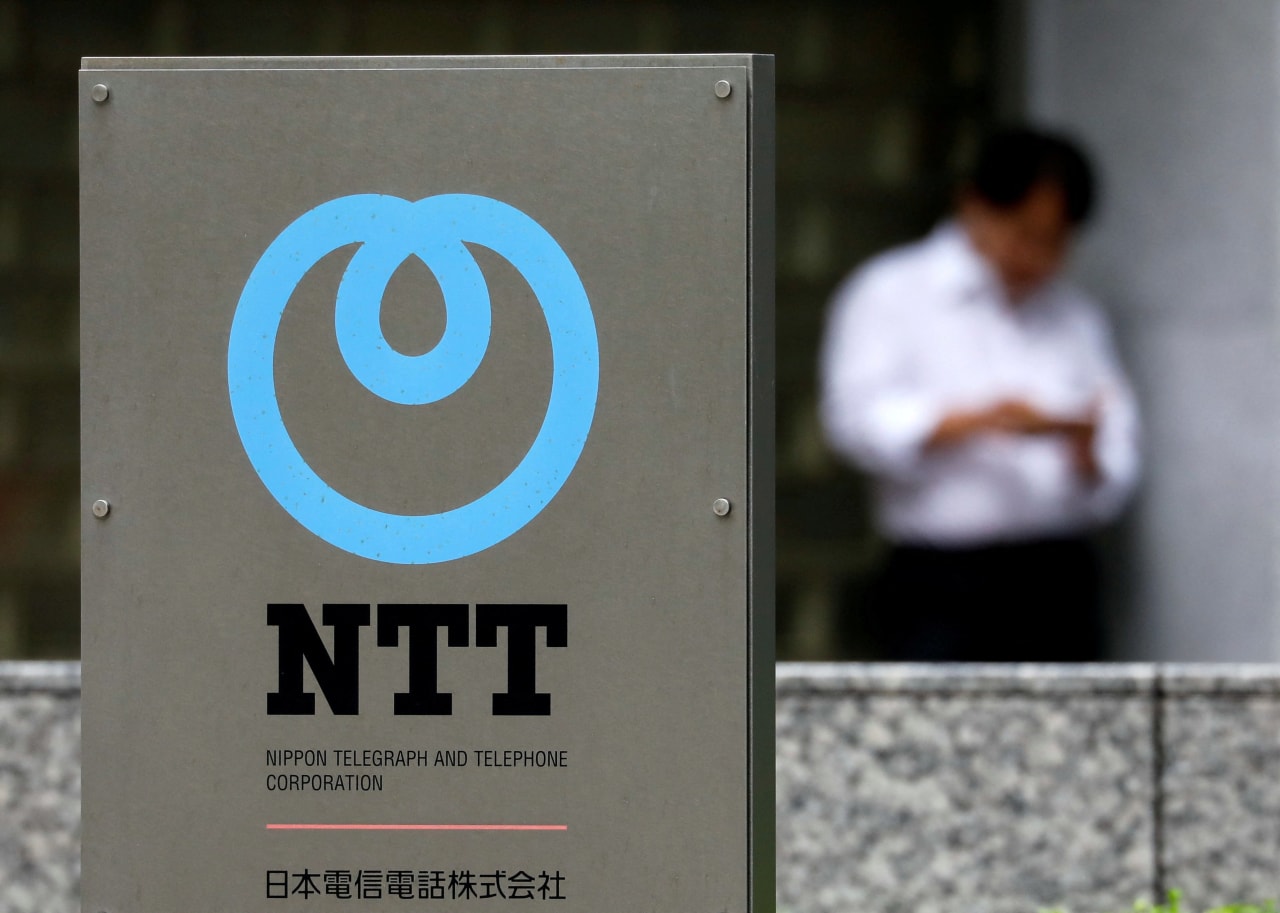 Japan NTT’s Data-Center Arm Plans Multibillion-Dollar Push on AI Demand