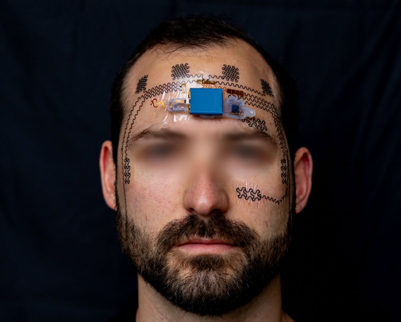 Electronic face tattoo can gauge mental strain