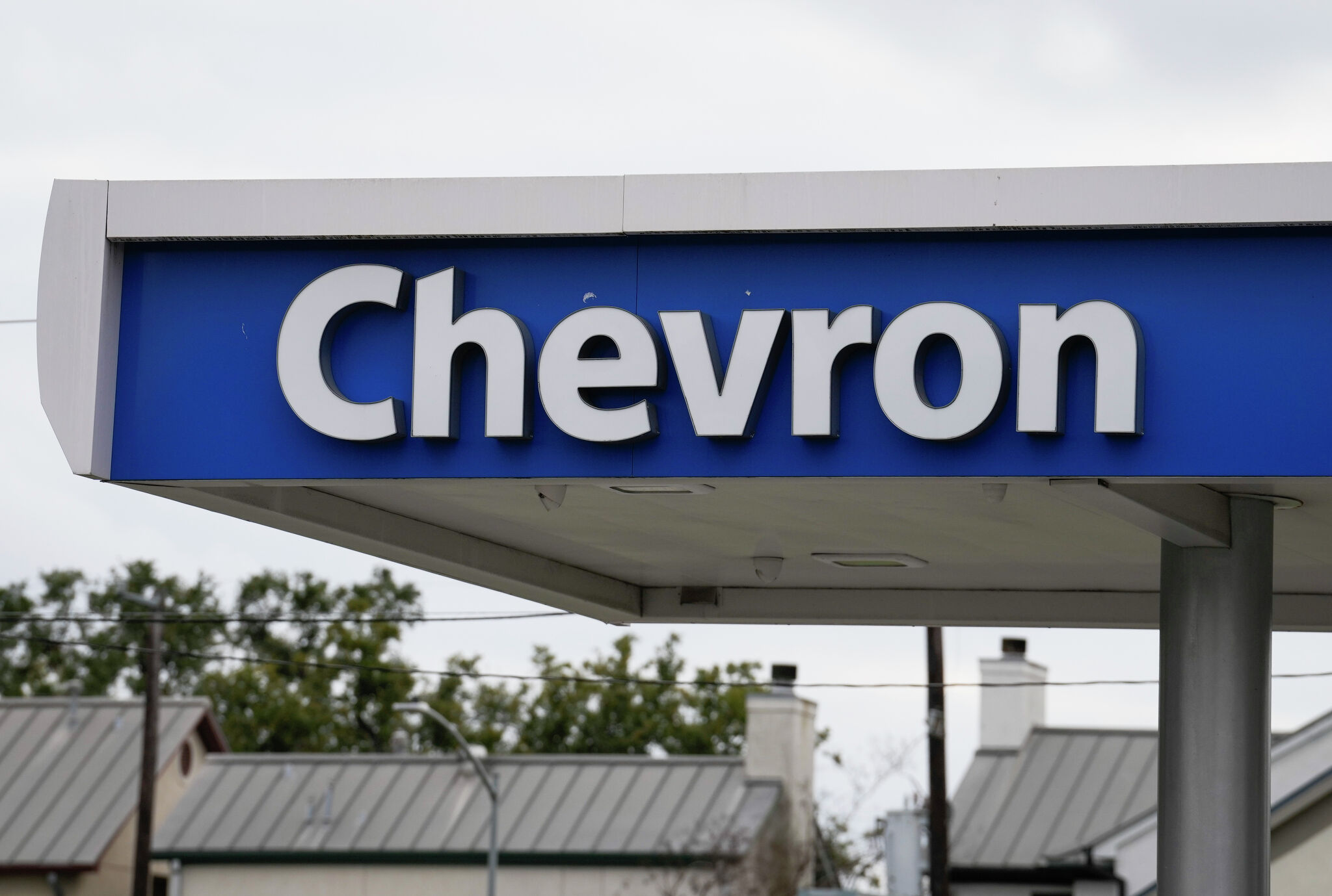 Houston-based Chevron to layoff nearly 800 workers in West Texas