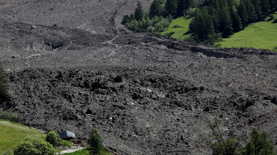 Massive glacier collapse buries Swiss village, residents say everything ...
