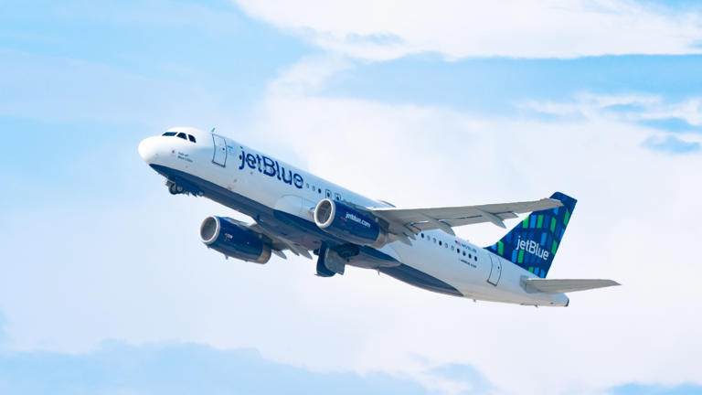 United and JetBlue unveil partnership with cross-airline perks