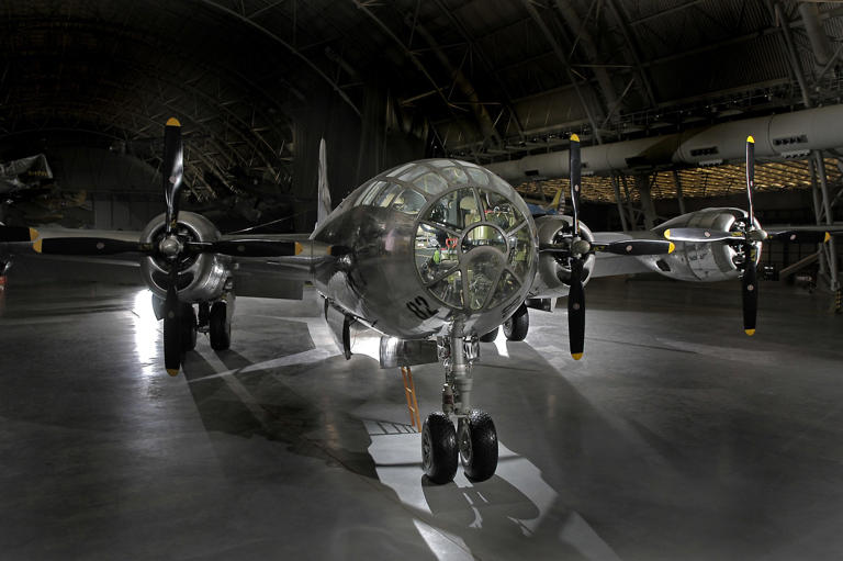 Displaying Controversy: Exhibiting the B-29 Superfortress Enola Gay