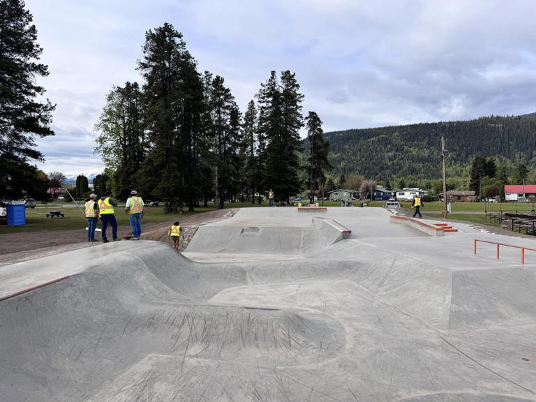 Skateboarding legend Tony Hawk makes surprise visit to B.C. mountain ...
