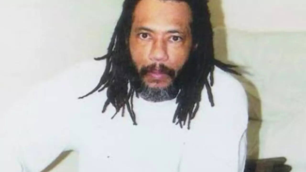 Who is Larry Hoover, the gangster whose life sentence was just commuted ...