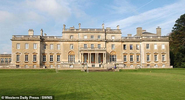 Billionaire hedge fund manager's solar farm plan for stately home hits ...