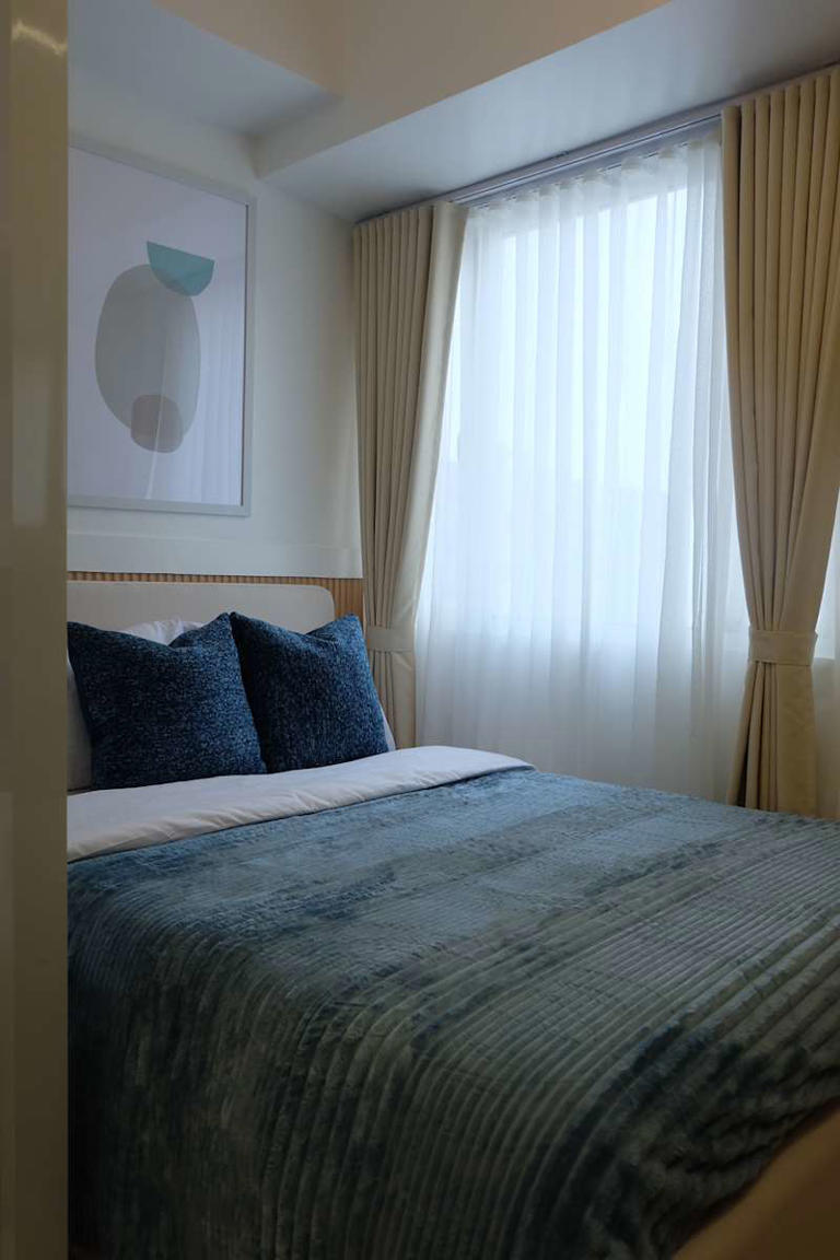 This 215-Square-Foot Studio Brilliantly Solves 4 Common Small-Space ...