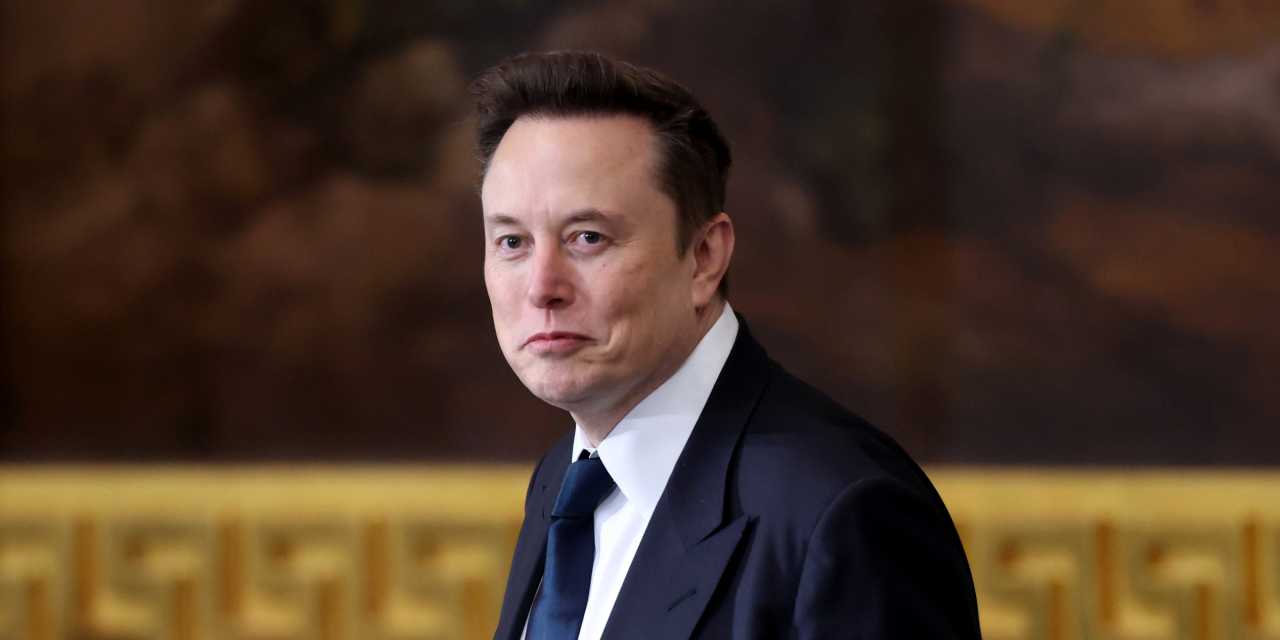 Tesla’s stock nears a key chart level. Can a full-time Musk drive it ...