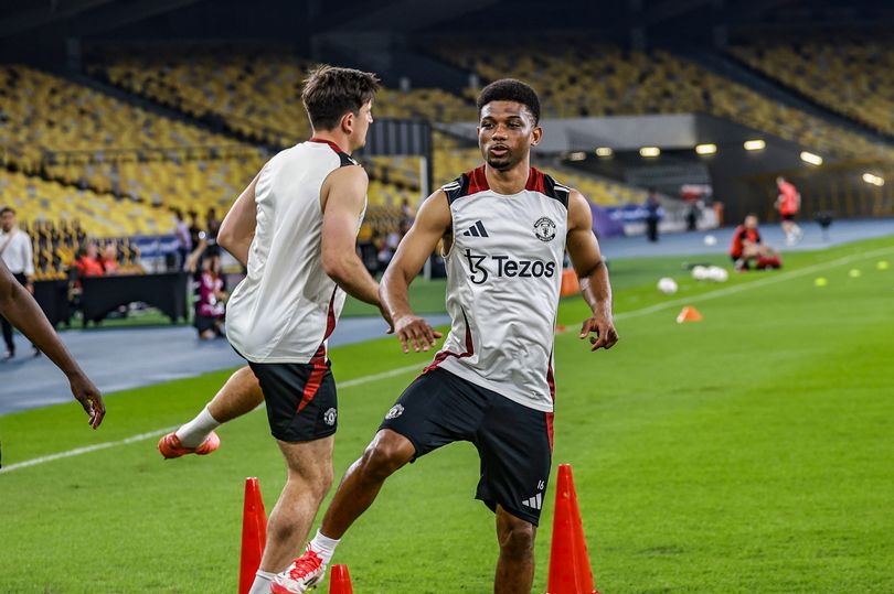 Reason Amad 'stuck his middle finger up' at Man United fans after ...