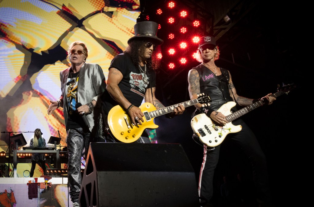 Guns N' Roses Pay Tribute to Late New York Dolls Singer David Johansen ...